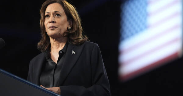 Kamala Harris Appears to Get Stuck on Repeat After Her Teleprompter ...