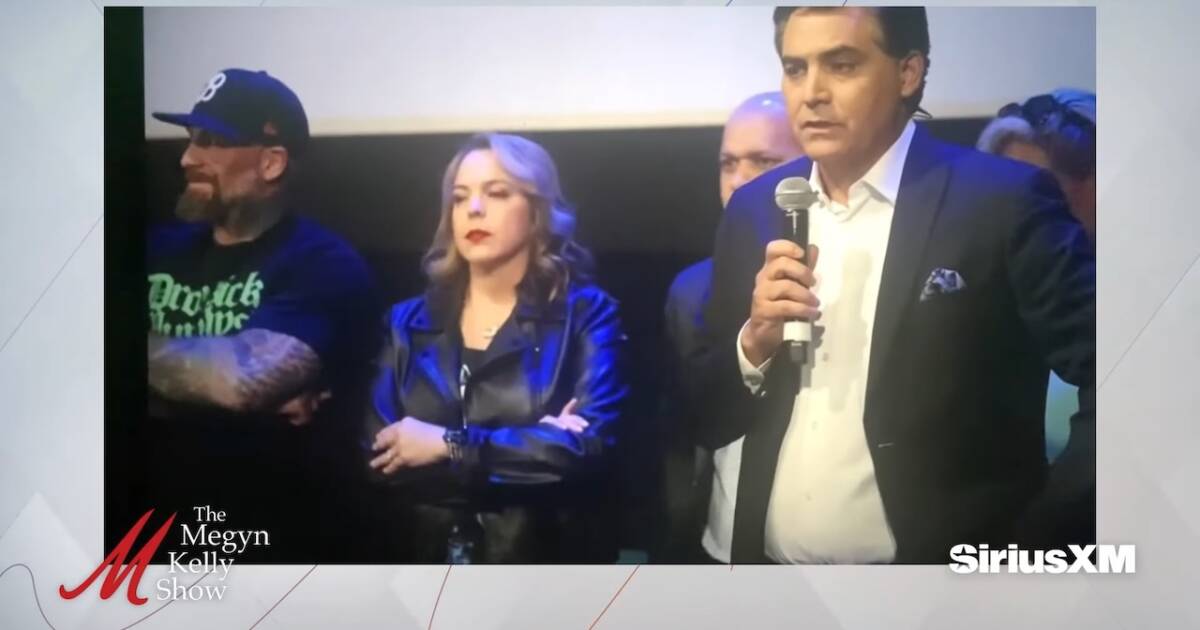 Watch the Lowlights of Jim Acosta’s Sad, Poorly Attended Town Hall with ...